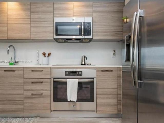 121 NE 34th St #2610, Miami, FL 33137