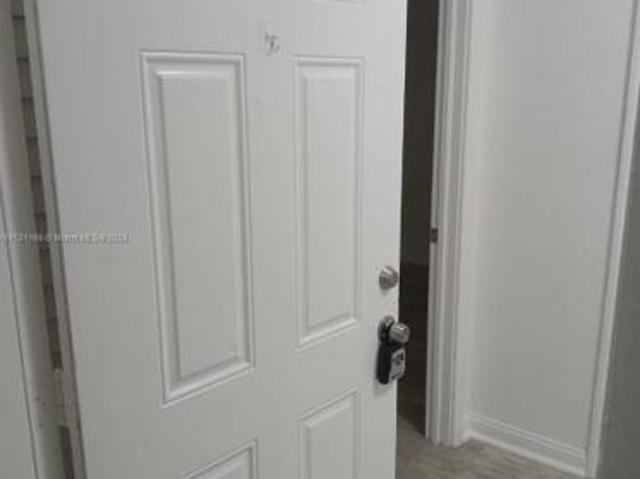 121 NE 55th St #4, Miami, FL 33137