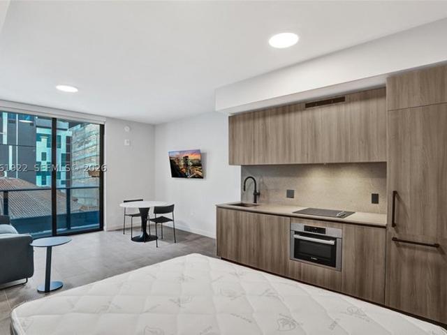 121 NE 5th St Apt 807, Miami, FL 33132