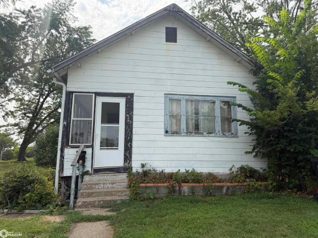 121 S Foster Avenue
