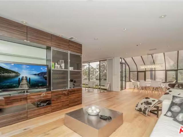 121 S Hope Street 505