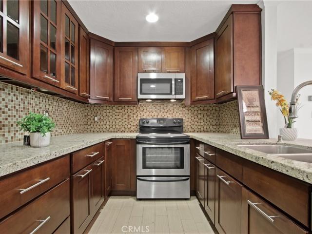 121 S Hope Street 318