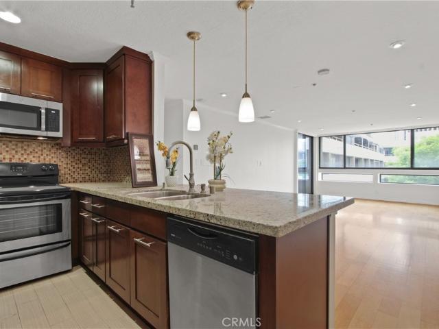 121 S Hope Street 318