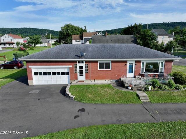 121 S Maple St, Elysburg, PA 17824