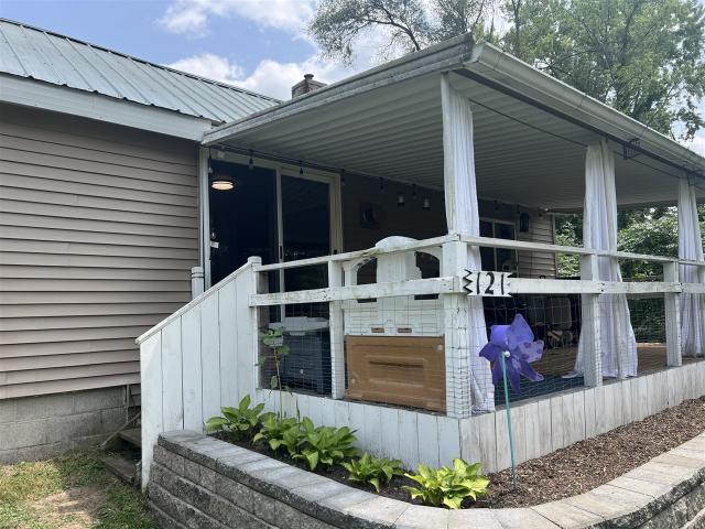 121 S Muenscher Street