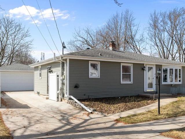 121 S Schaefer St, Appleton, WI 54915