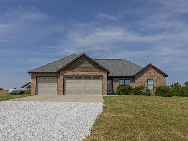 121 Southern Fields Cir, Clever, MO 65631