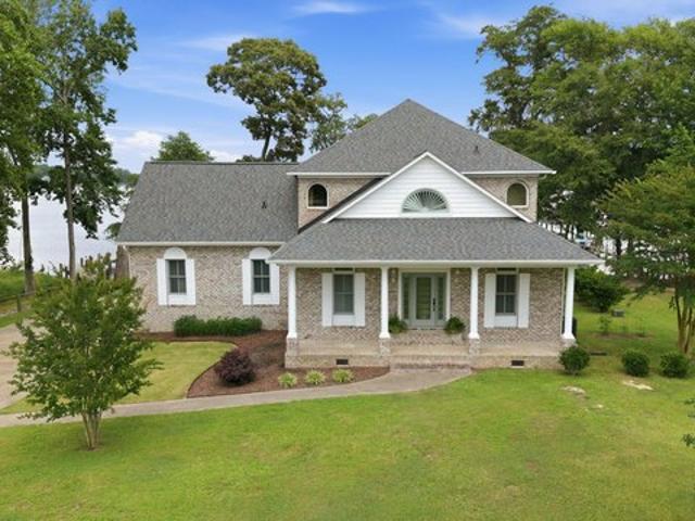 121 Sabre Point Dr, Bath, NC 27808