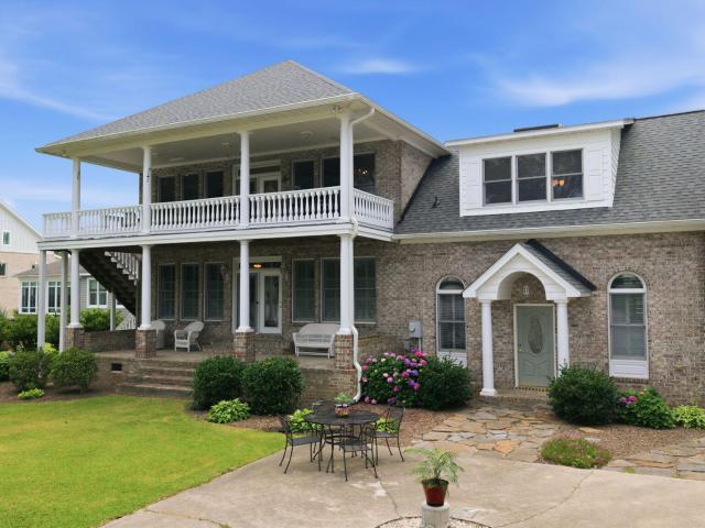 121 Sabre Point Drive