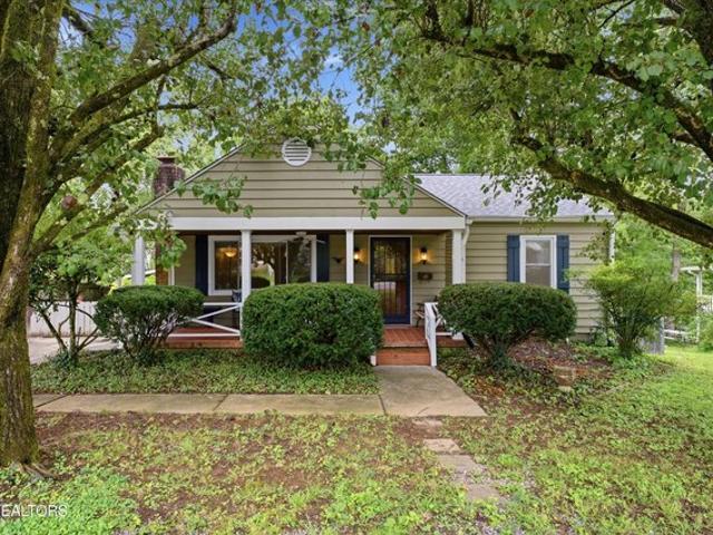 121 Salem Rd, Oak Ridge, TN 37830