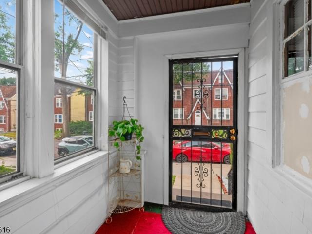 121 Scofield St