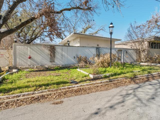 121 Scott St