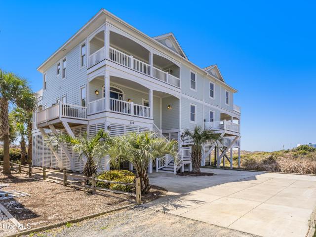 121 SE 67th St, Oak Island, NC 28465 | MLS #100567