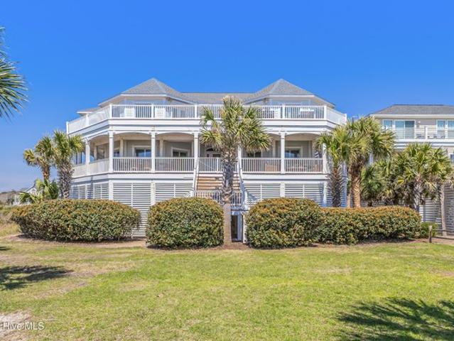 121 SE 67th St, Oak Island, NC 28465