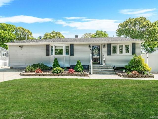 121 Selden Blvd, Centereach, NY 11720