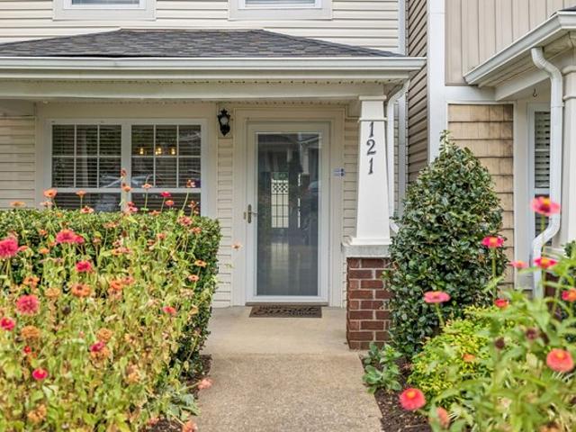 121 Shadow Glen Dr, Nashville, TN 37211
