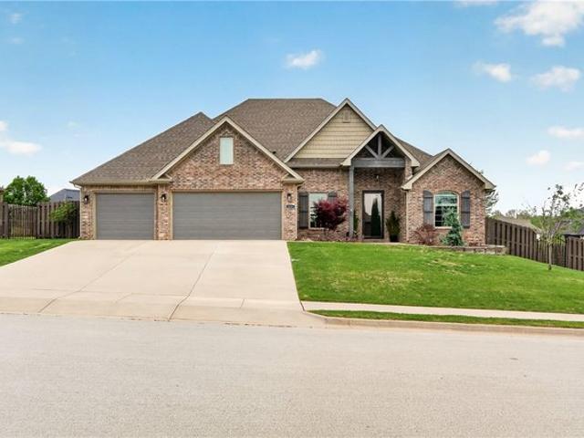 121 Sicily Dr, Centerton, AR 72719