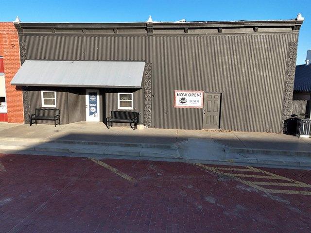 121 Starr Ave, Miltonvale, KS 67466