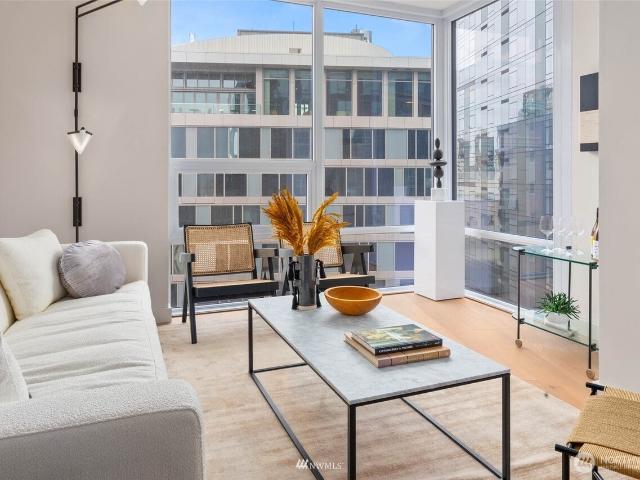 121 Stewart Street # 1002
