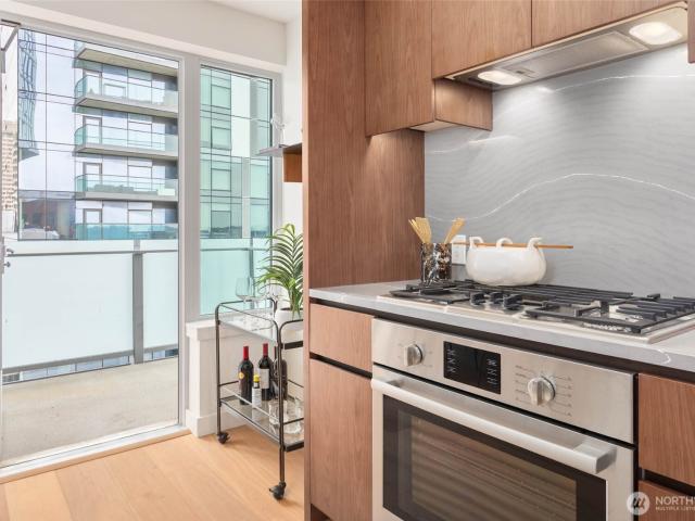 121 Stewart Street # 1104