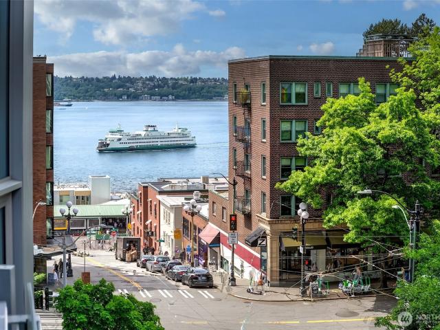 121 Stewart Street # 407