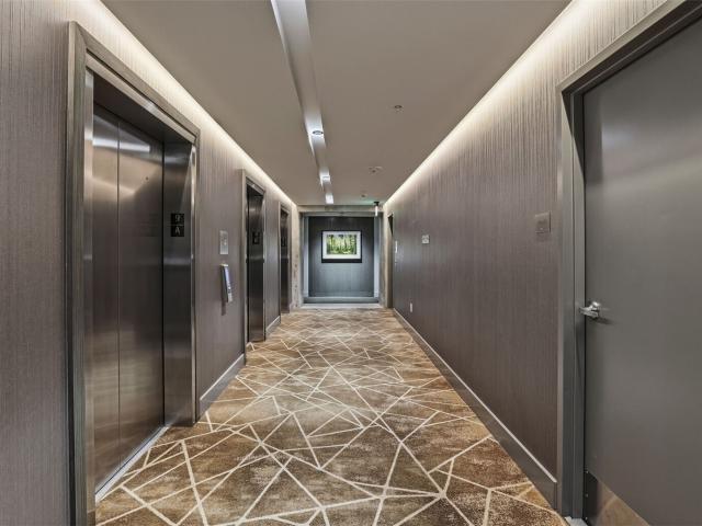 121 Stewart Street # 905