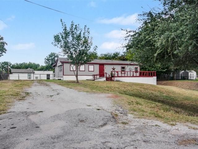 121 Pawnee Trl, Weatherford, TX 76087