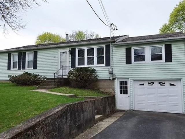 121 Palmer St, Auburn, NY 13021