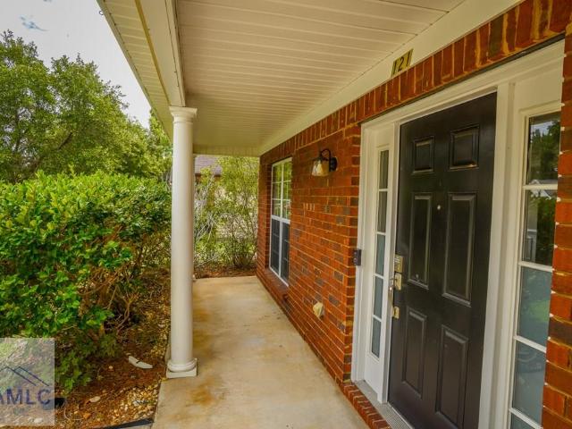 121 Pampas Drive