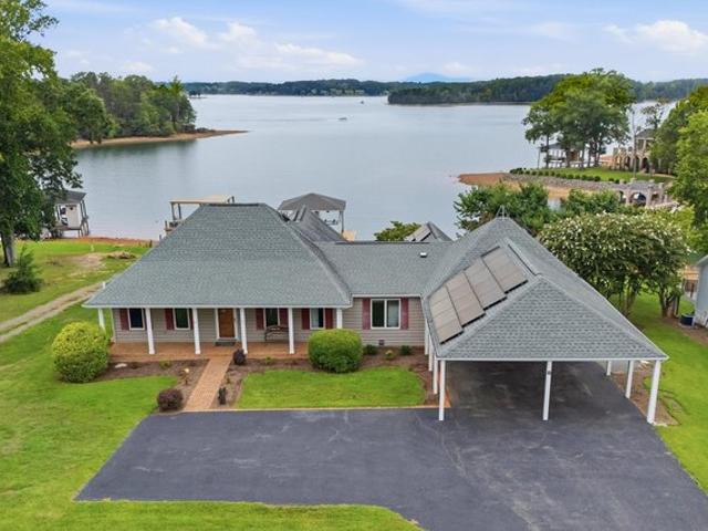 121 Penhook Pt, Penhook, VA 24137