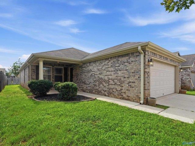 121 Pitts Griffin Dr, Madison, AL 35756