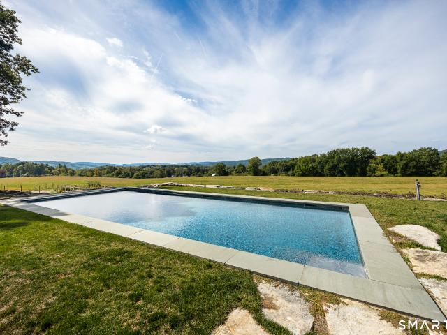 121 Quaker Hill Road