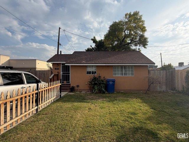 121 Roberts Ln, Bakersfield, CA 93308