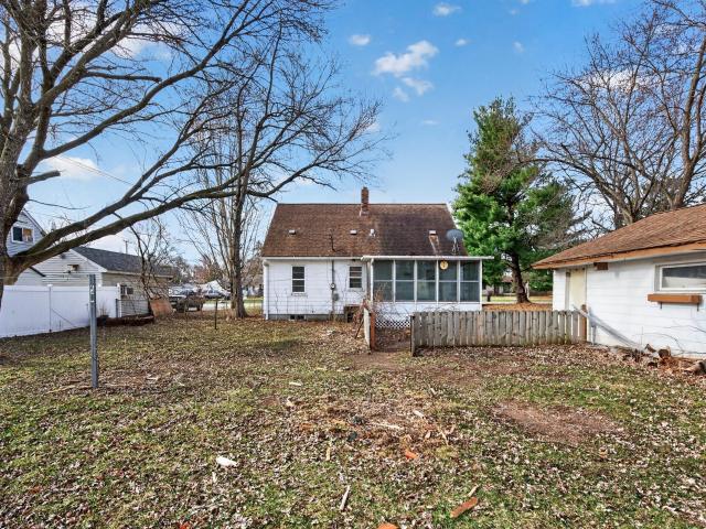 121 Roselawn Ave E, Maplewood, MN 55117 | MLS #7056 | Compass