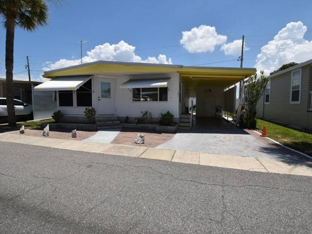 121 Redwood Ln N, Largo, FL 33770