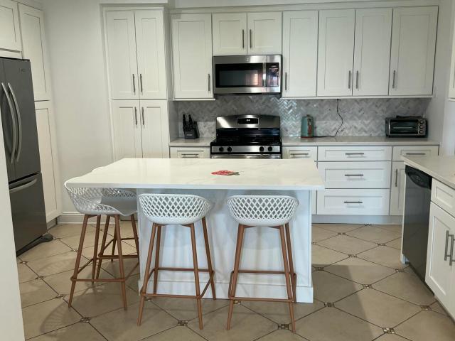 121 Riviera Drive