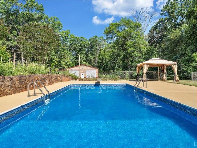 121 Ridgeview Road