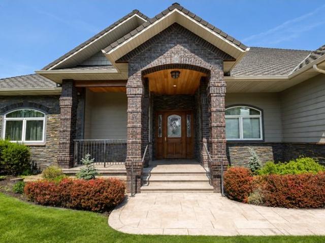 121 Ridge Dr, La Grande, OR 97850