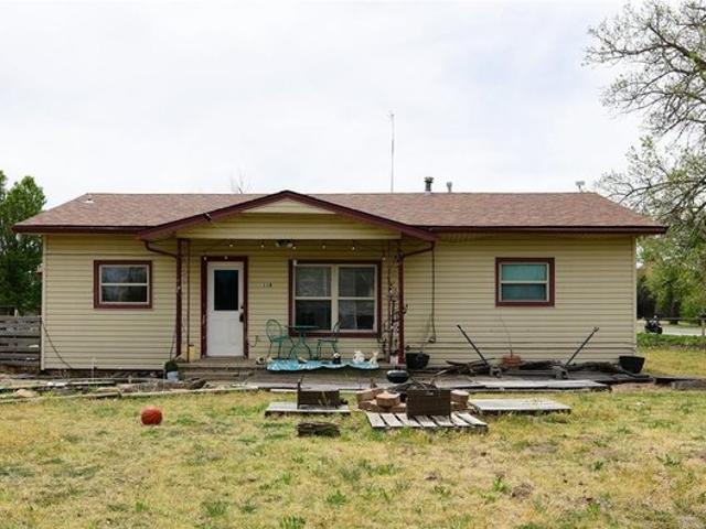 121 W 3rd St, Fargo, OK 73840
