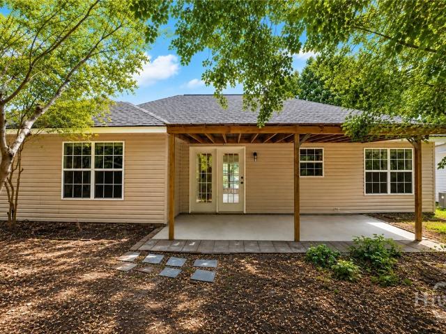 121 W Tisbury Lane