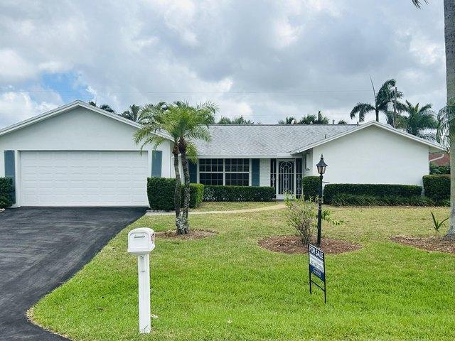 121 W Cypress Rd, Greenacres, FL 33467