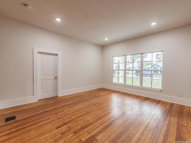 121 W Highland Blvd, Unit 101, San Antonio, TX 78210 | MLS #1955 | Compass