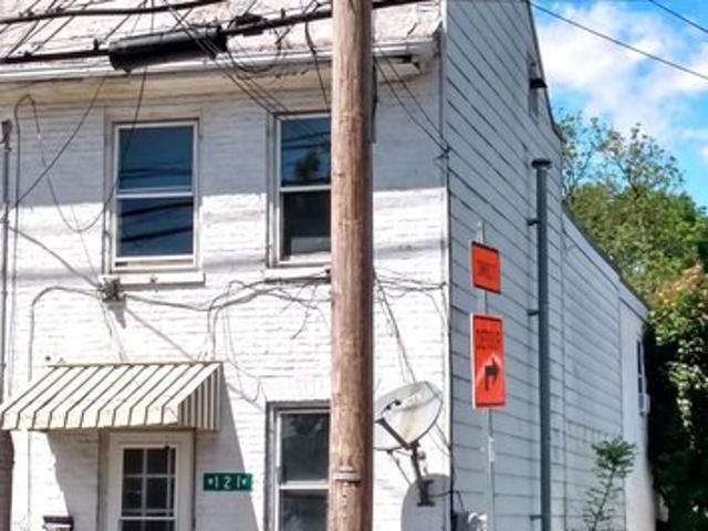 121 W King St, Chambersburg, PA 17201