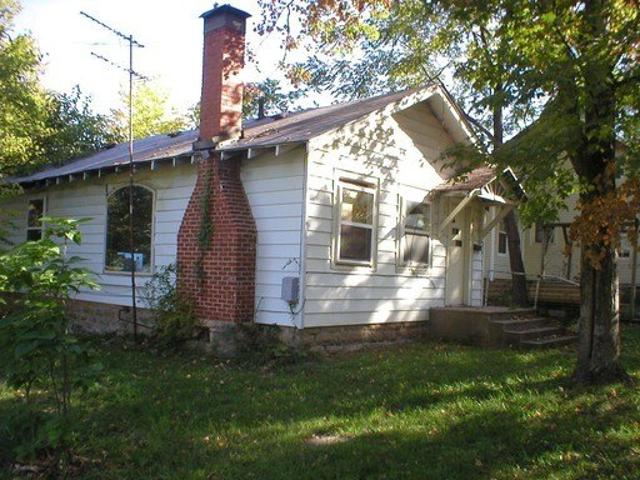 121 W Martin St, El Dorado Springs, MO 64744