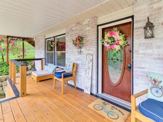 121 W Mohawk Drive