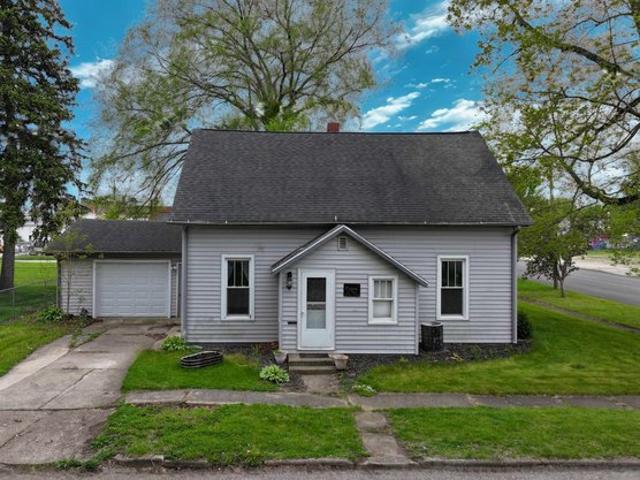121 W Spring St, Winamac, IN 46996