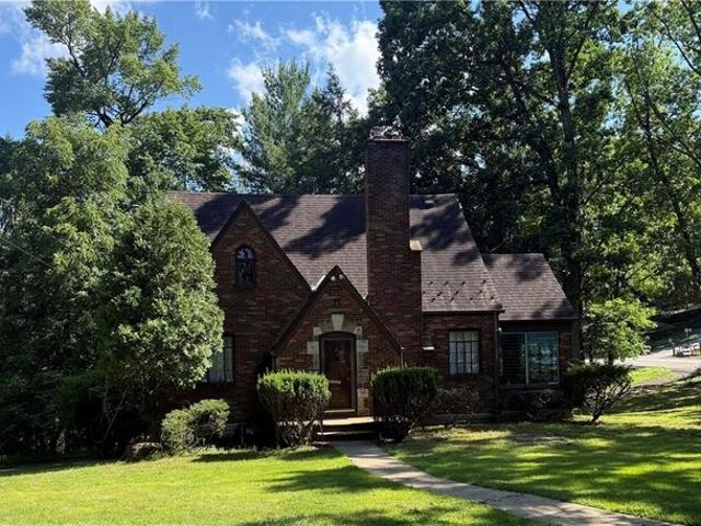 121 Woodhaven Ln, Pittsburgh, PA 15237
