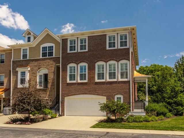 121 Wakefield Way, Zionsville, IN 46077