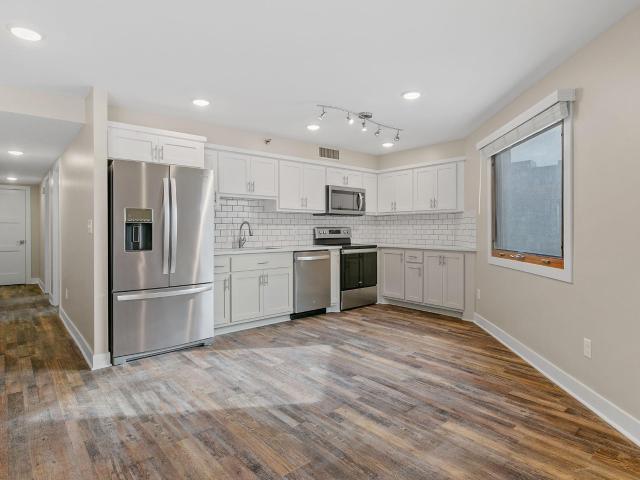 121 Washington Ave S # 502