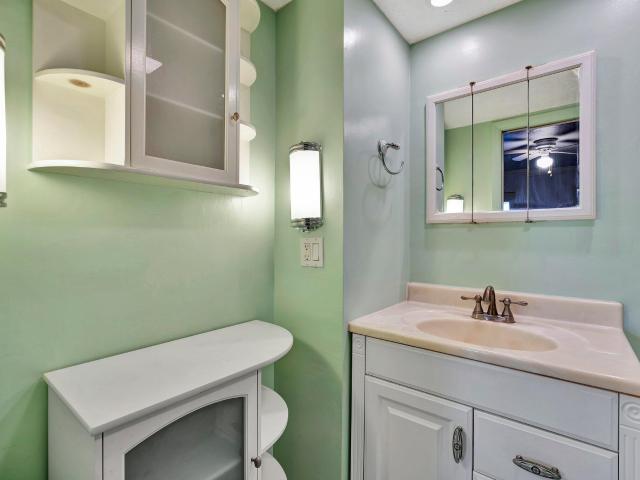 121 Wettaw Ln, Unit 211, North Palm Beach, FL 33408 | MLS #R11141